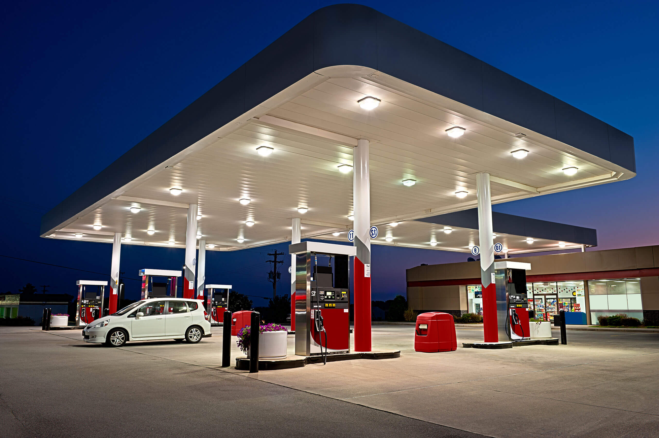 Tankstellenbau: Optisch ansprechender Look für Tankstellen | Pittoresk